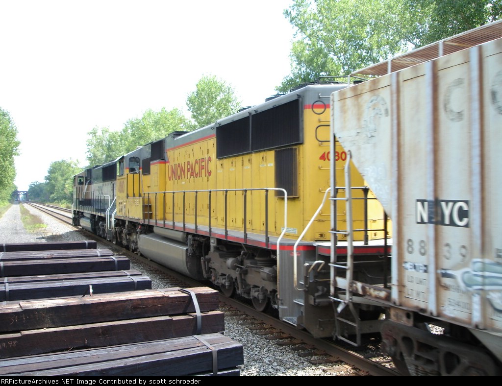 BNSF 9434 & UP 4080 head EB towards the Erie Canal Bridge